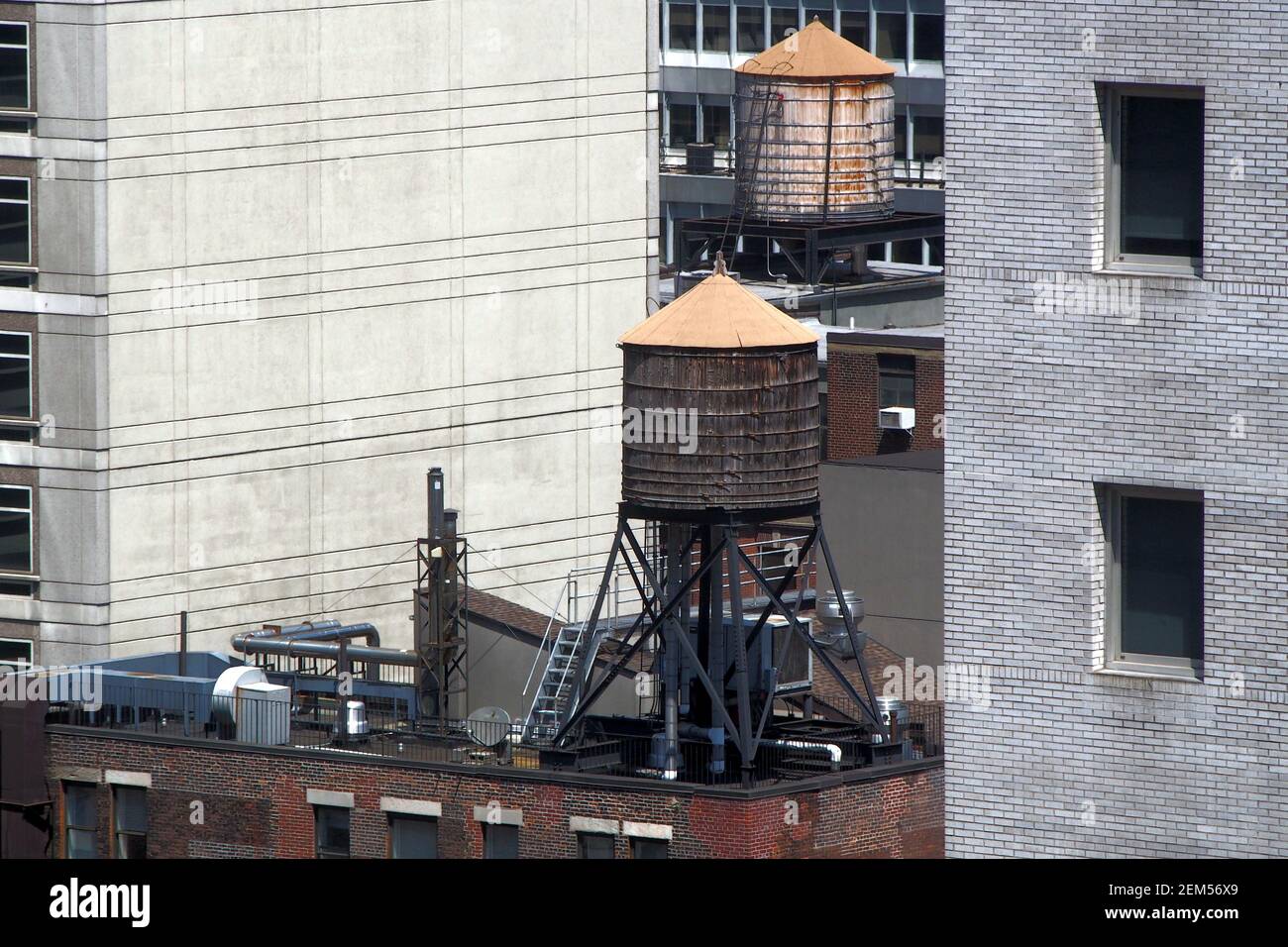 Old and new high-rise buildings in Midtown, architectural details ...