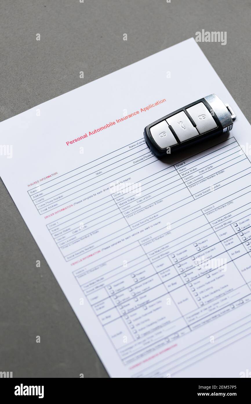 Signature insurance policy form hi-res stock photography and images - Alamy