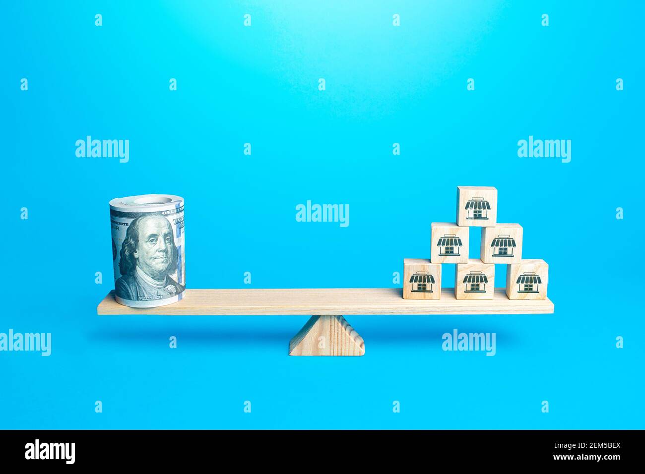 Money structuring hi-res stock photography and images - Alamy
