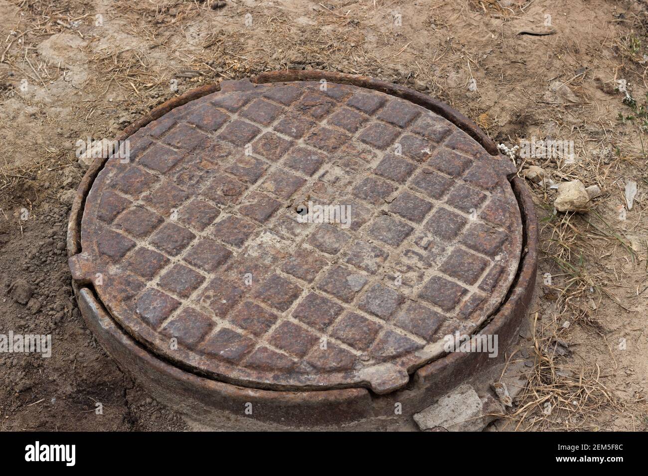 Cast iron manhole cover to City Heating System, Saint Petersburg ...