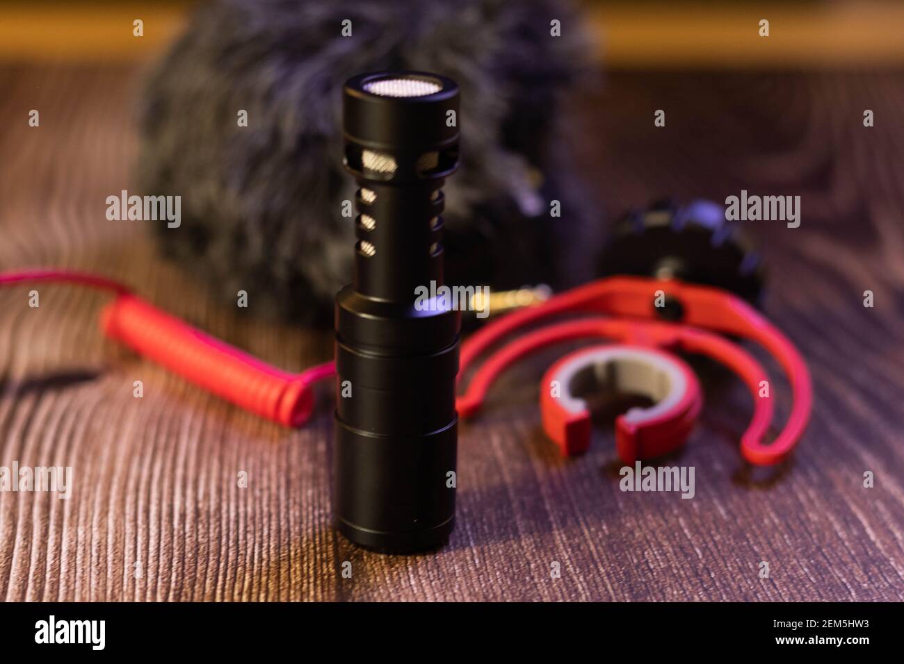 High quality microphone hi-res stock photography and images - Alamy