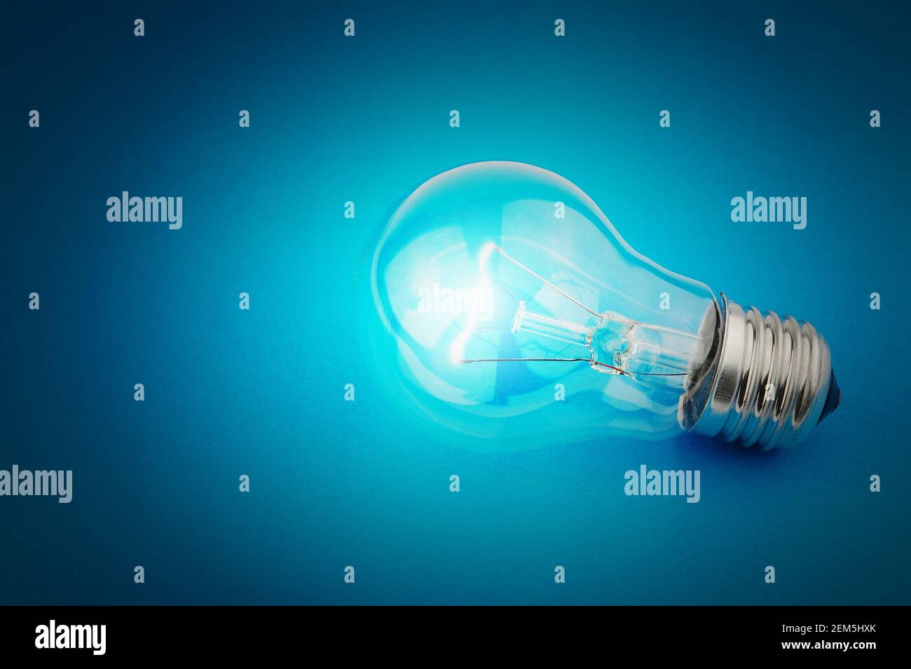 Electric light bulb on off switch hi-res stock photography and images ...