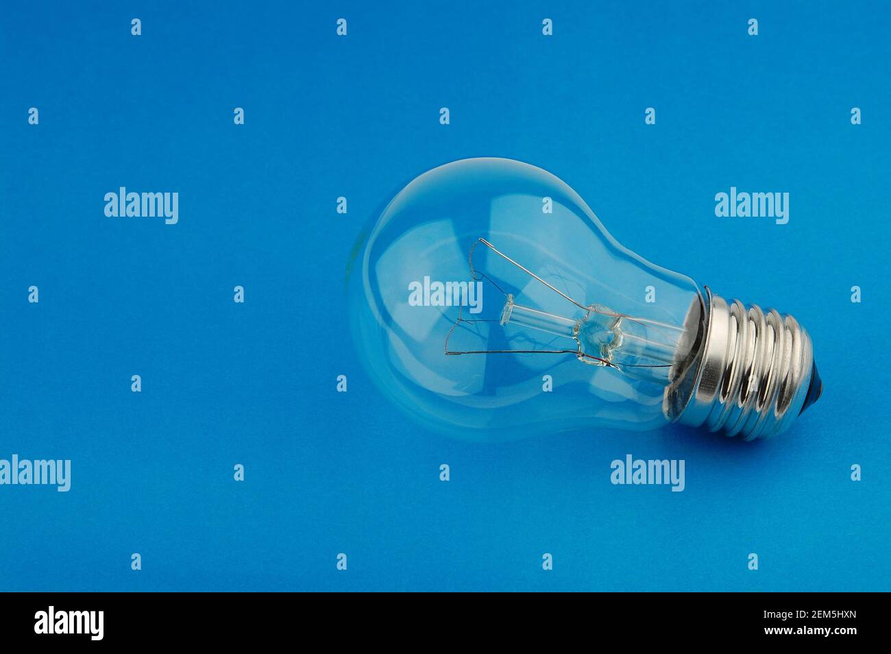 Electric light bulb on off switch hi-res stock photography and images ...