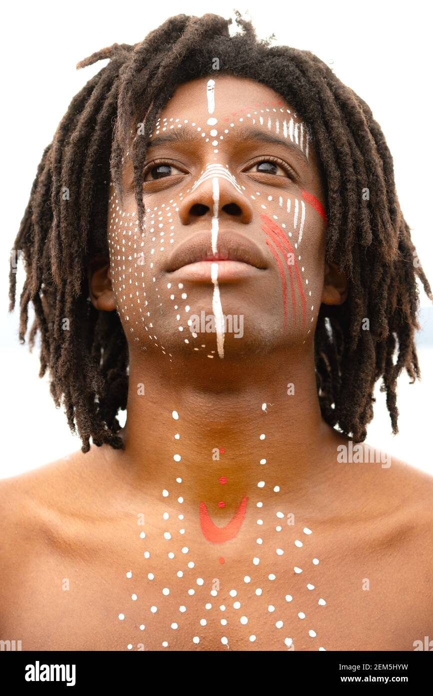 Aboriginal face painting hi-res stock photography and images - Alamy