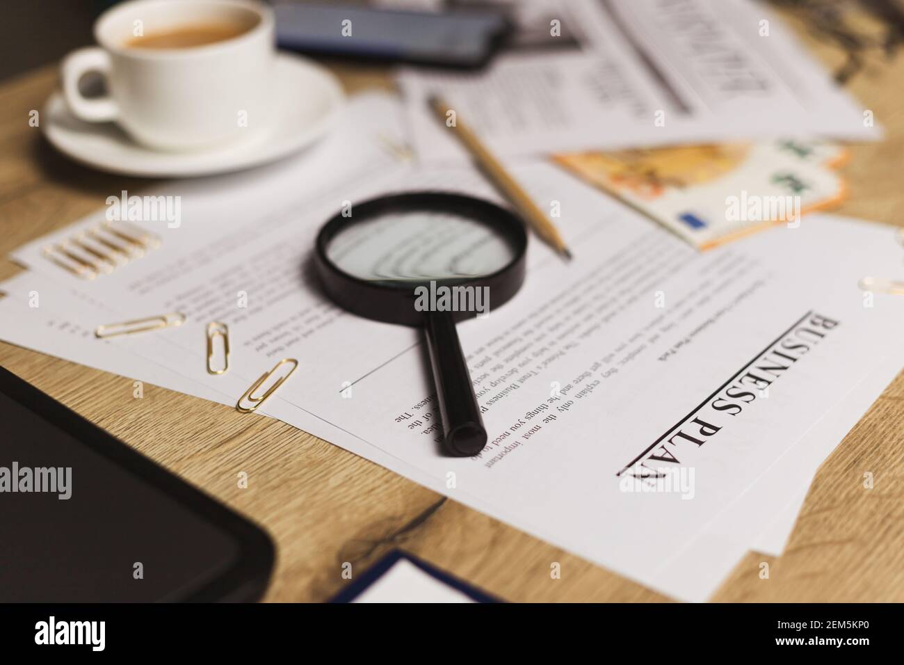Business plan paper hi-res stock photography and images - Alamy