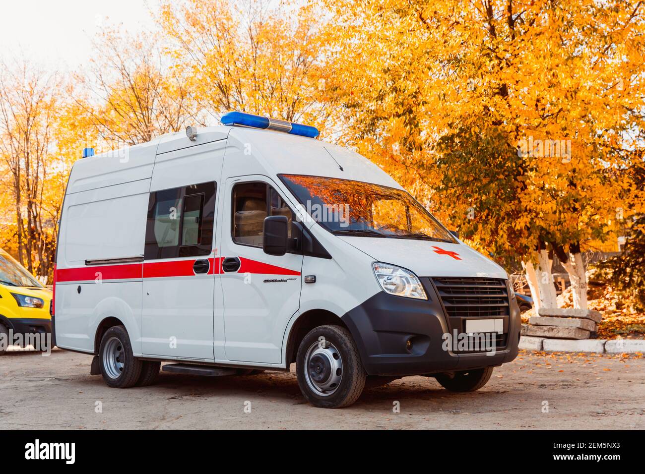 Ambulance side view hi-res stock photography and images - Alamy