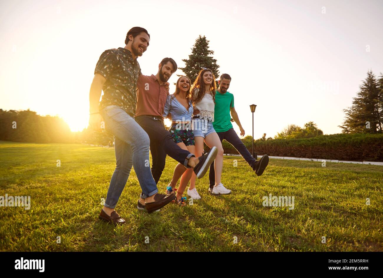 Group of friends dancing hi-res stock photography and images - Alamy
