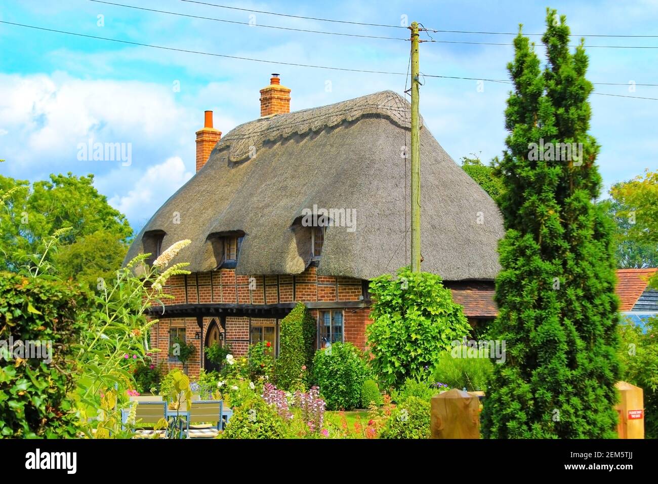 Charming kent countryside hi-res stock photography and images - Alamy