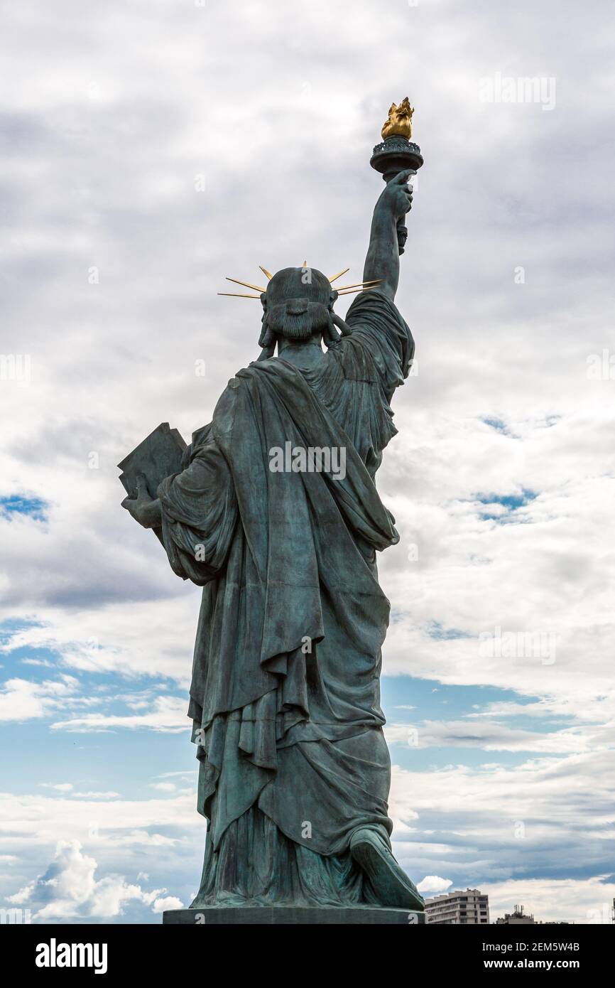 Statue of liberty in a beautiful summer day Stock Photo - Alamy