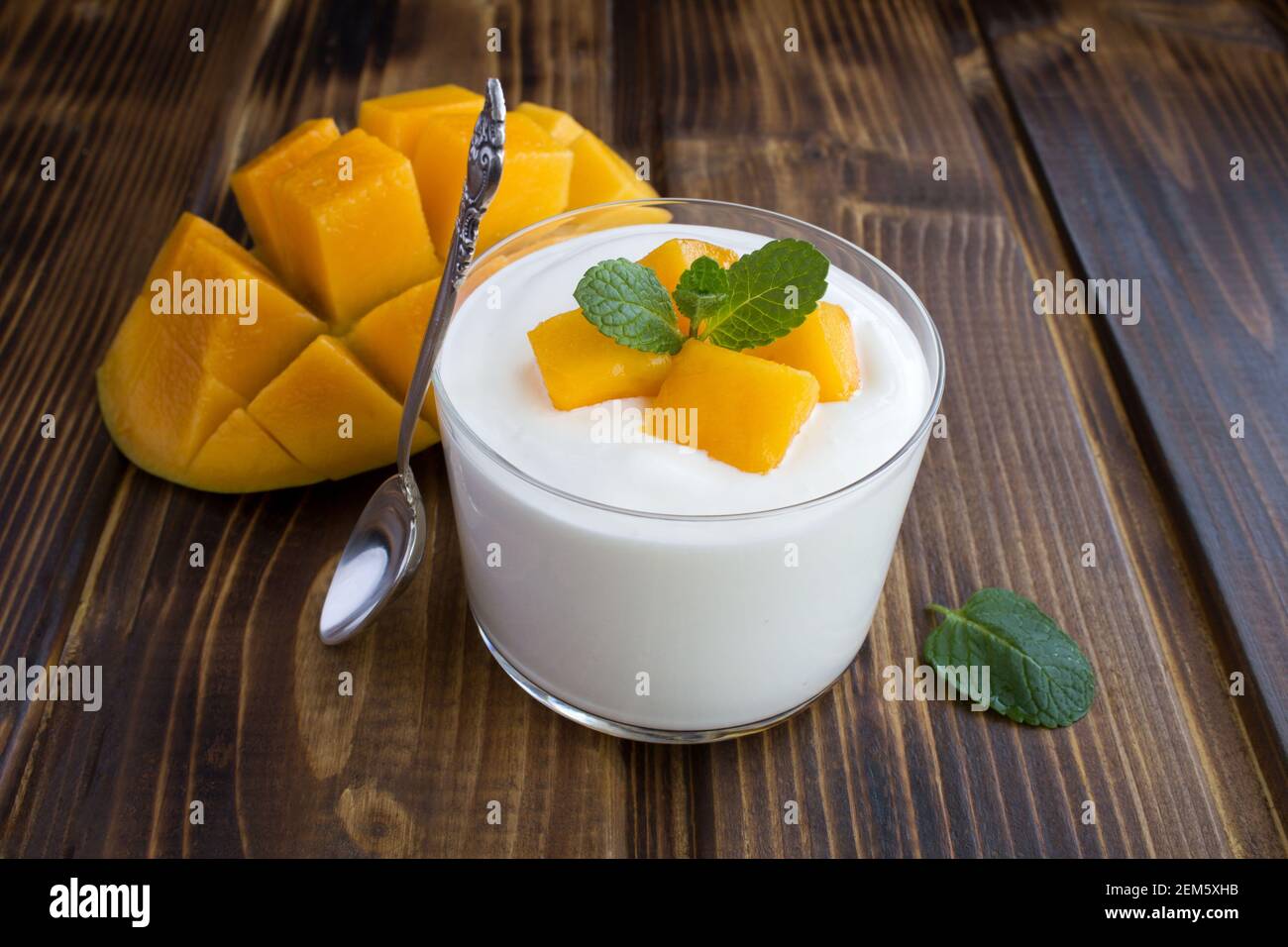Yogurt de mango hi-res stock photography and images - Alamy