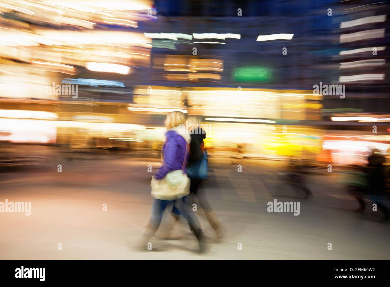 Walking past shop hi-res stock photography and images - Alamy