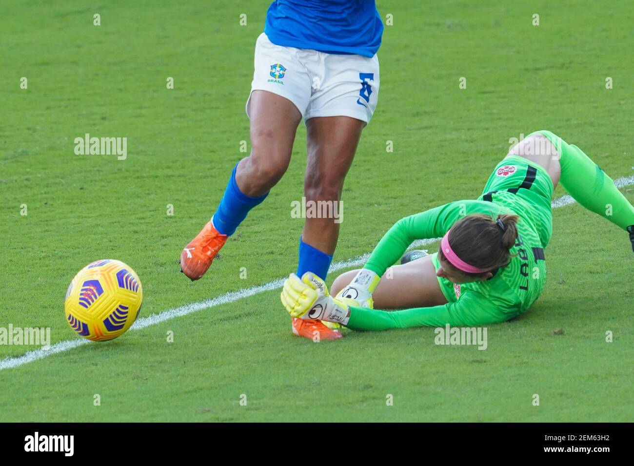 Stephanie labbe goalkeeper hi-res stock photography and images - Alamy