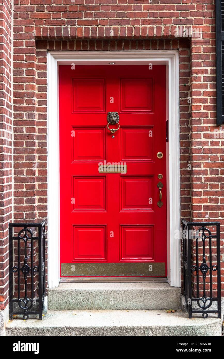 Old brick house hi-res stock photography and images - Alamy