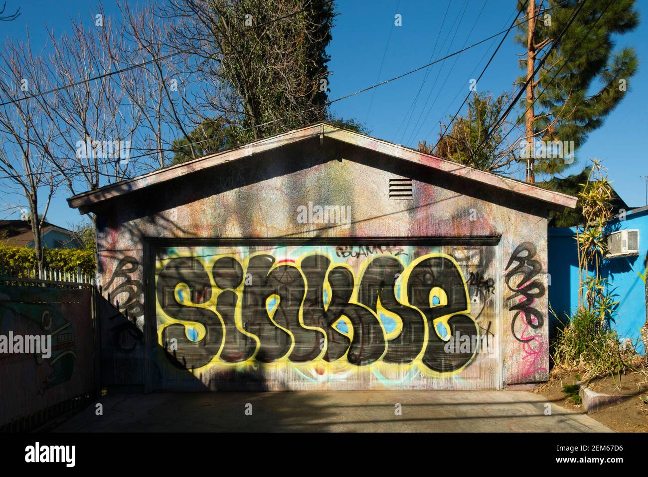 Garage with graffiti, Melrose Avenue, Los Angeles, California, United ...