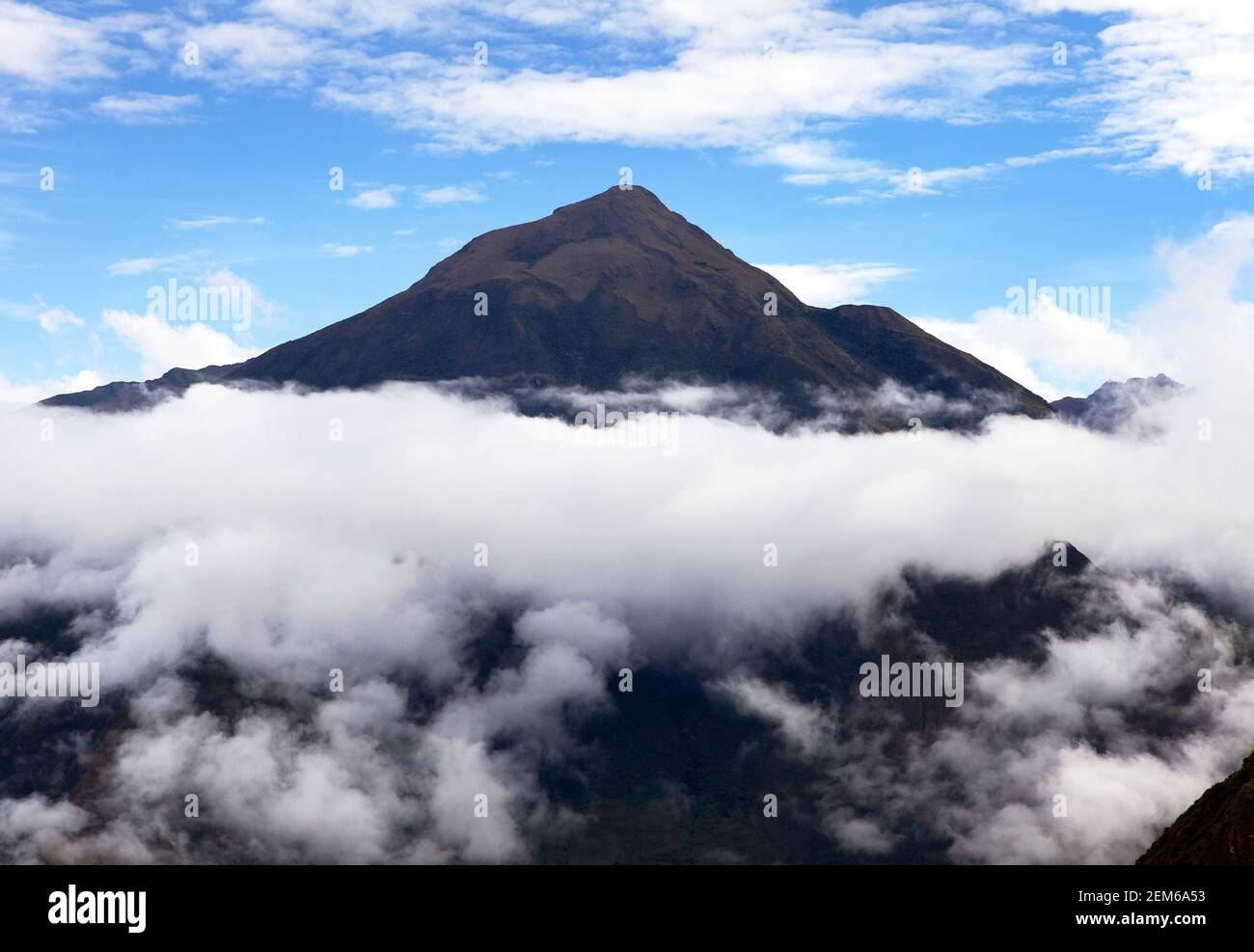 Peruvian alps hi-res stock photography and images - Alamy