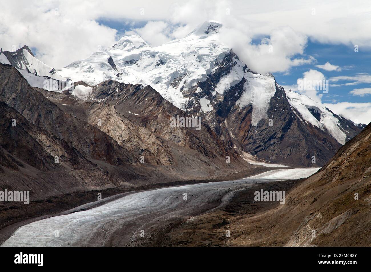 Drang drung hi-res stock photography and images - Alamy