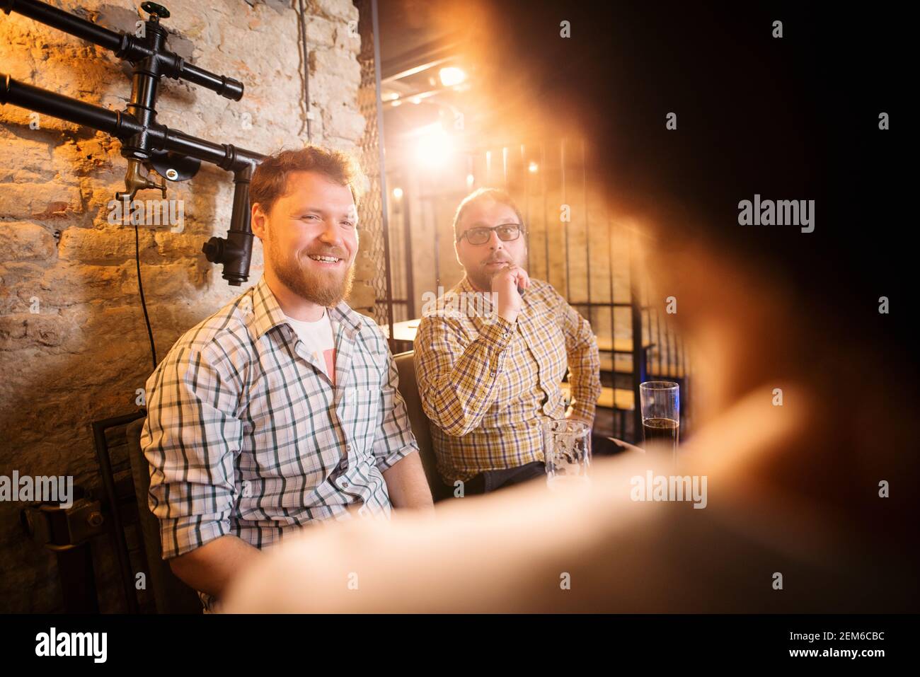 Pub manager talking hi-res stock photography and images - Alamy