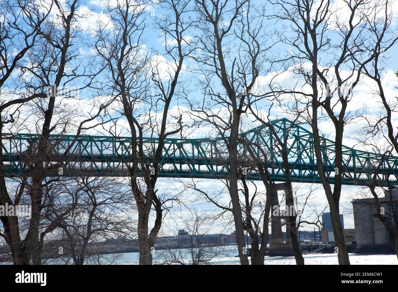 Steel truss cantilever bridge hi-res stock photography and images - Alamy