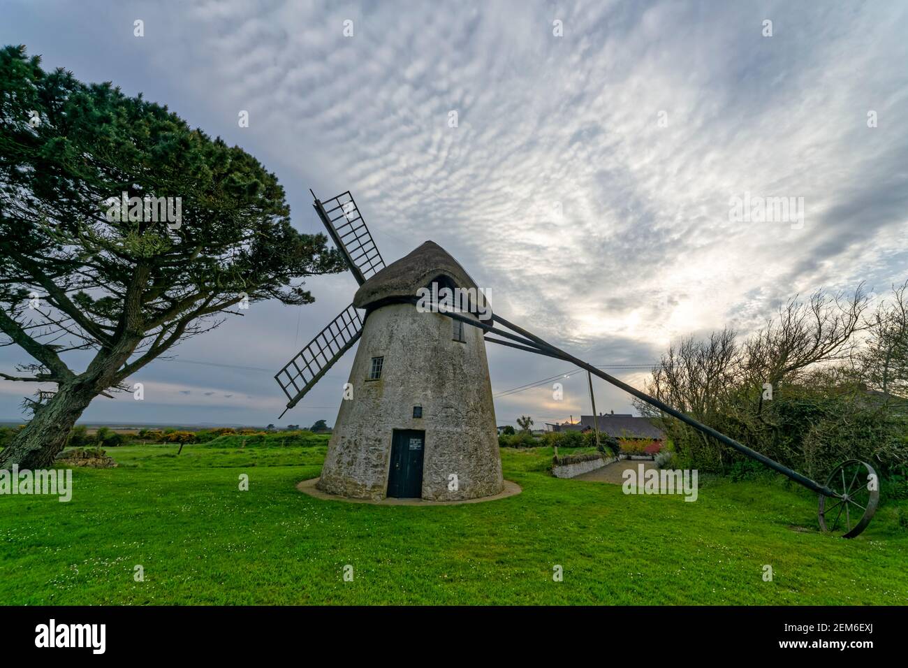 Tacumshane, Ireland. 8th May, 2016. The thatched windmill in the small ...