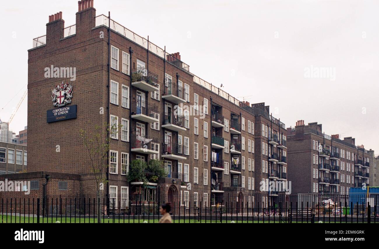 Sumner Buildings, City of London Corporation housing, Bankside, London ...