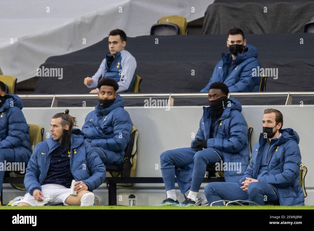 00 kick off hi-res stock photography and images - Alamy