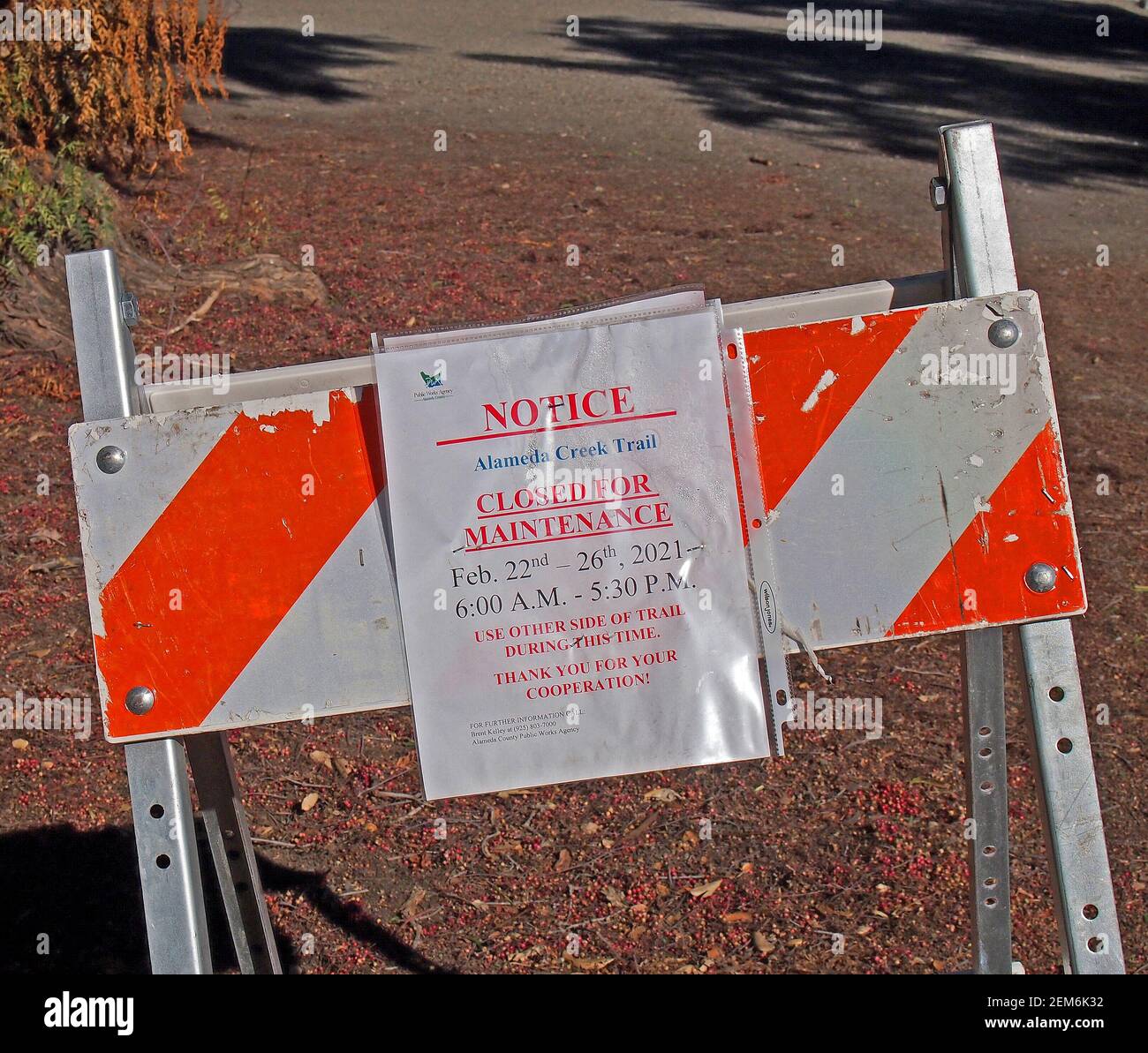 Temporarily closed sign hi-res stock photography and images - Alamy