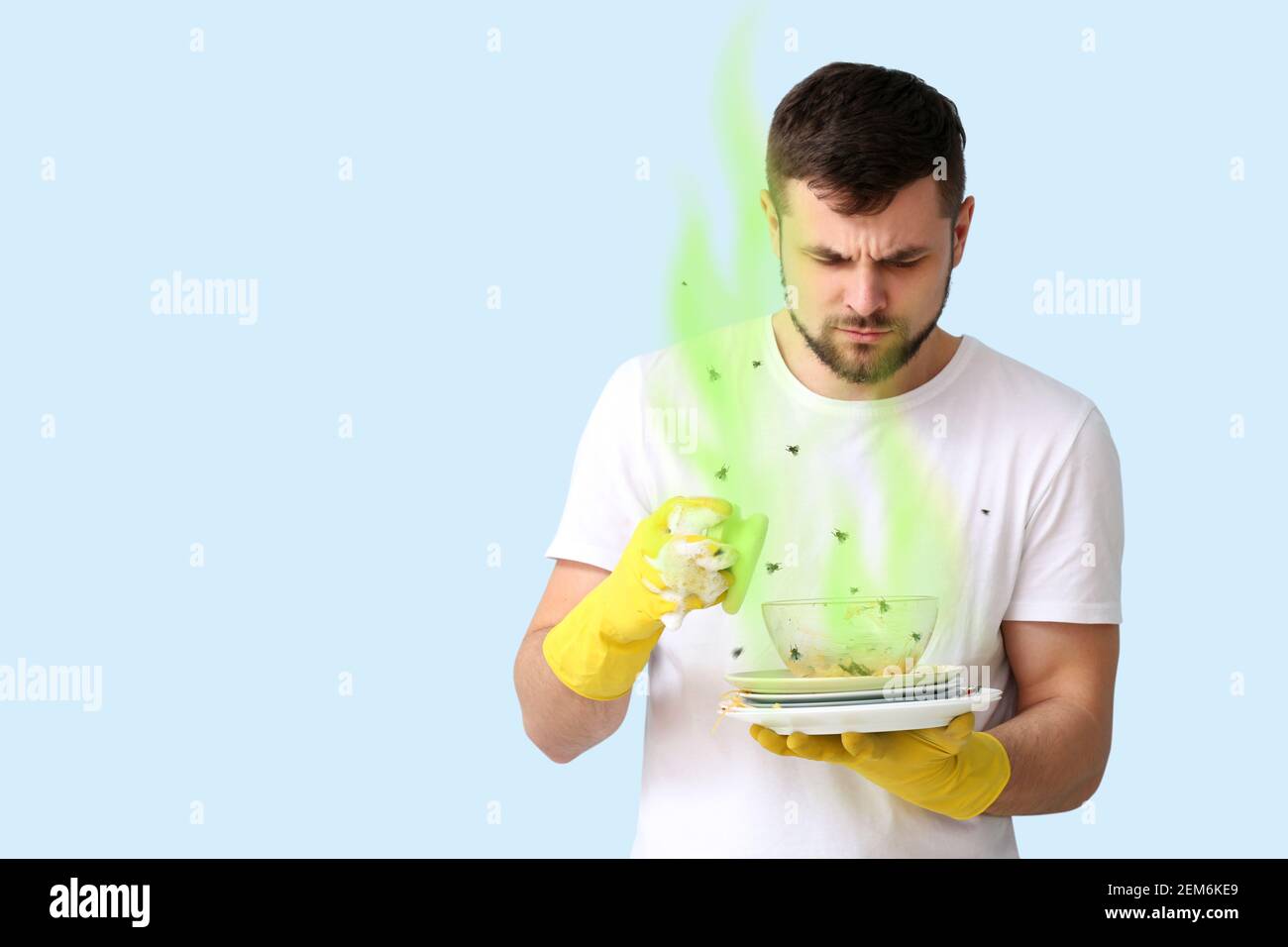 Man cleaning restaurant dishes hi-res stock photography and images - Alamy
