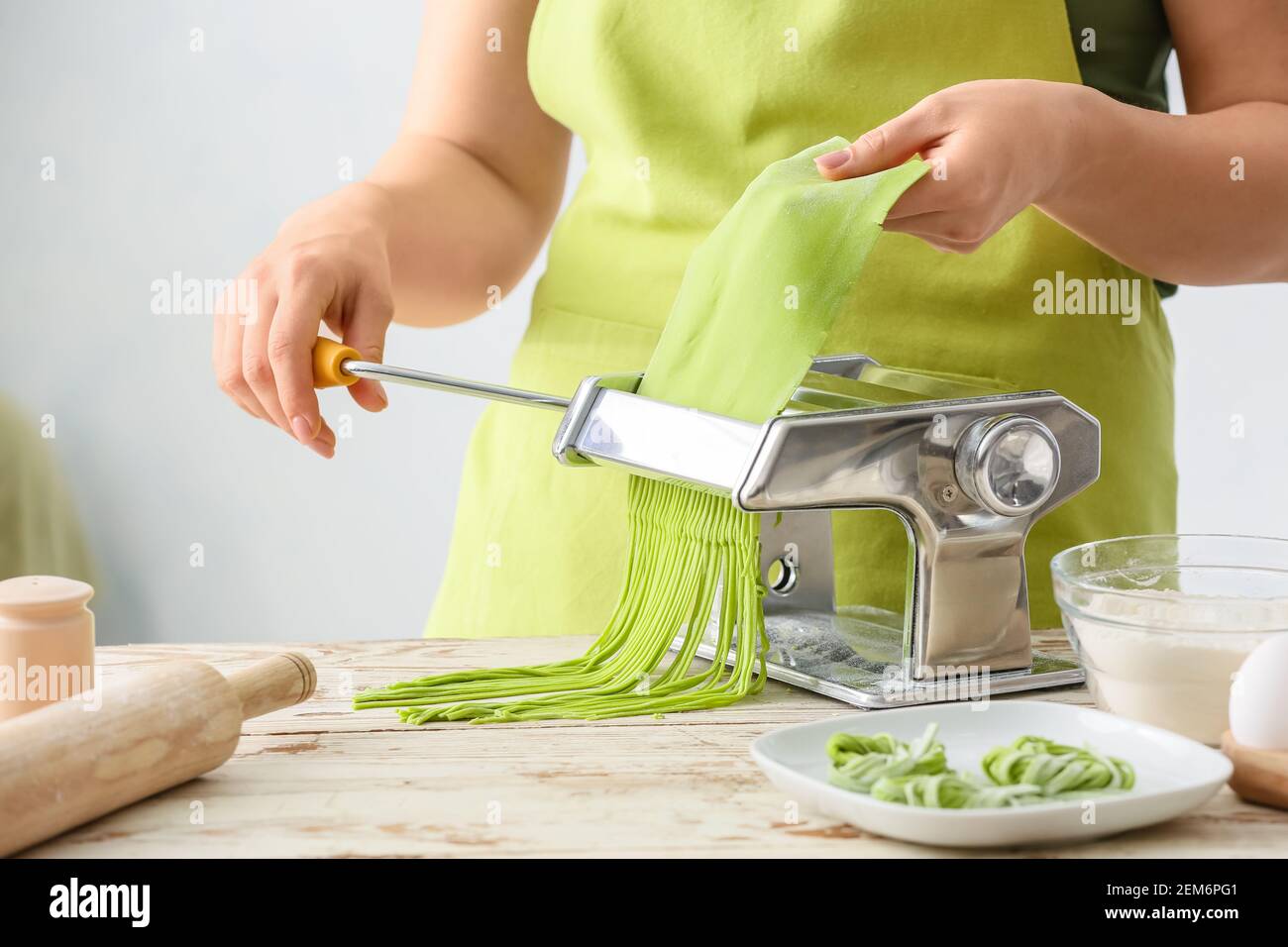 Making pasta device pasta making hi-res stock photography and images ...