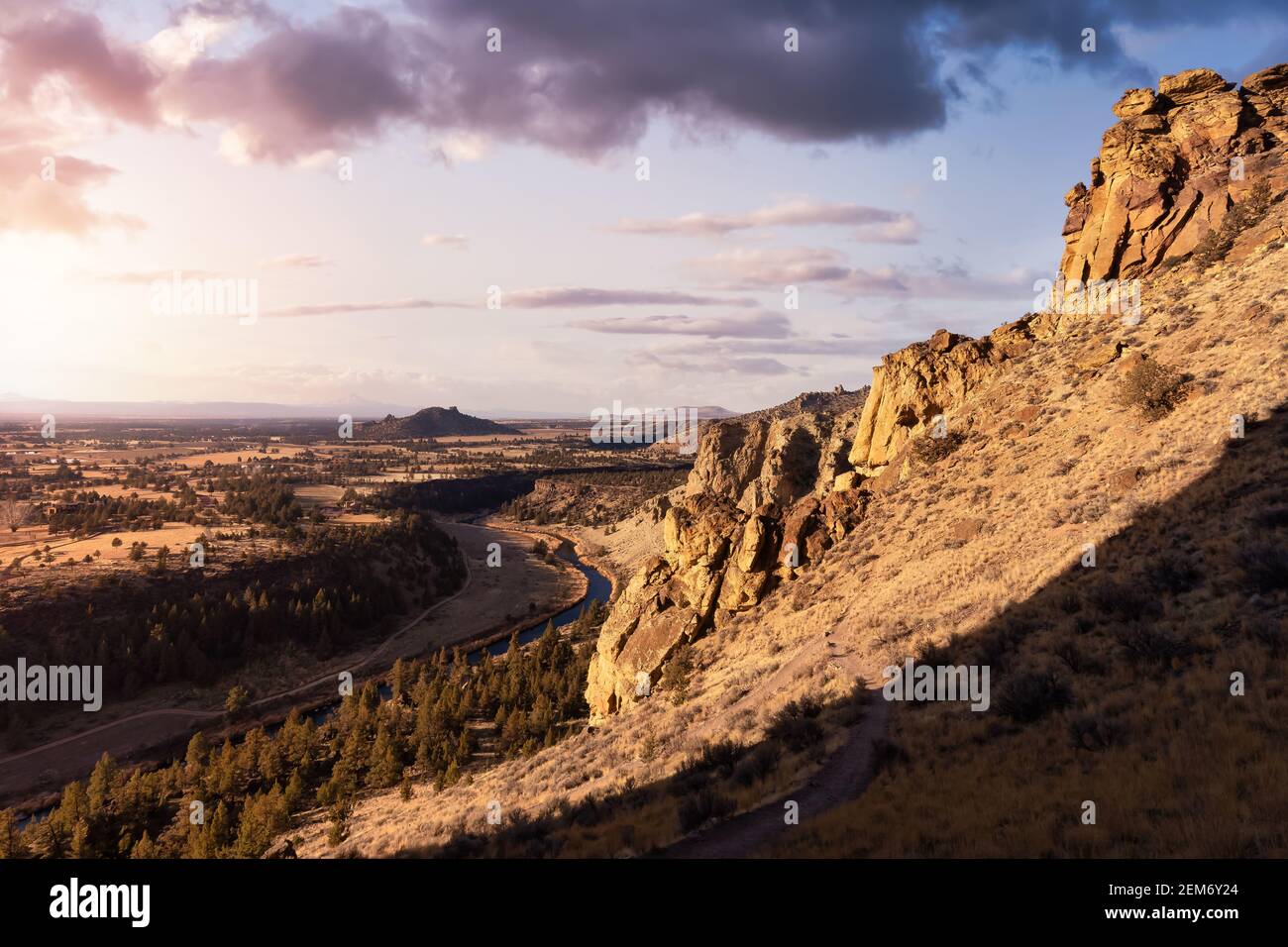 Beautiful American Landscape during a vibrant winter Stock Photo - Alamy