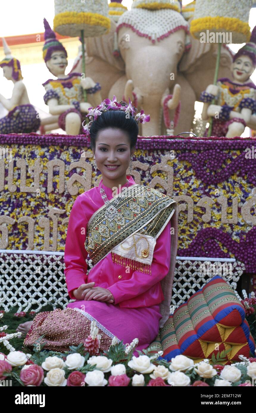 Asia,Thailand, Chiang Mai, Pretty smiling Thai girls wearing ...