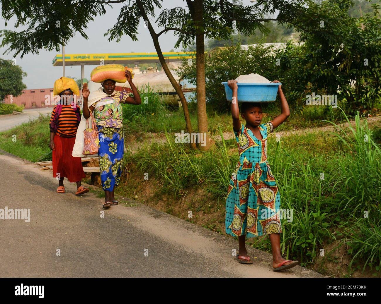 Daily life in rural Rwanda Stock Photo - Alamy
