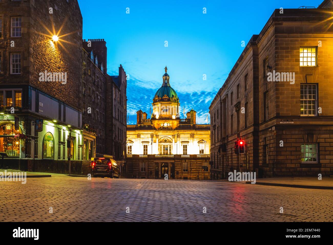 street scene of edinburgh and museum on the mound Stock Photo - Alamy
