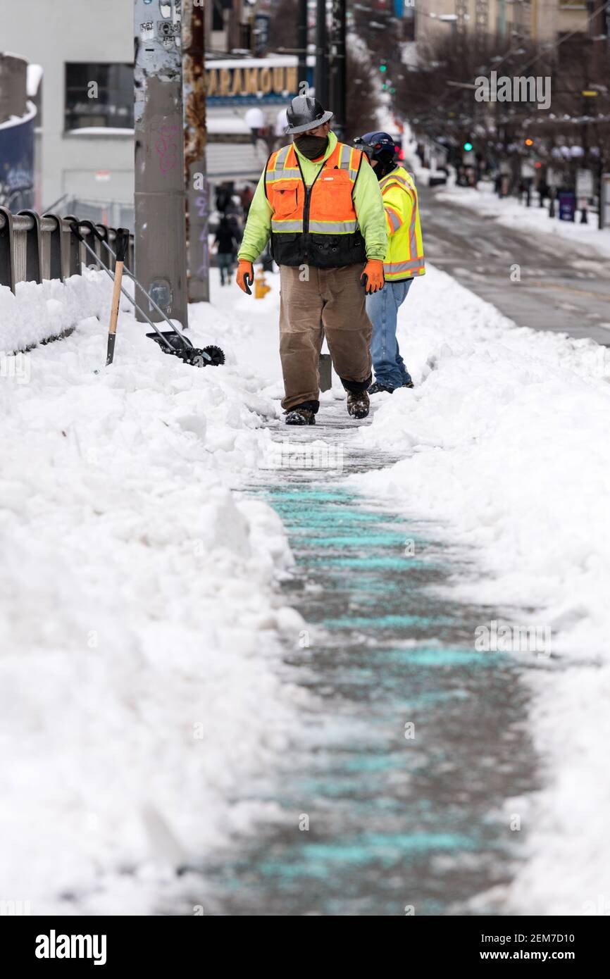 Seattle snowing hi-res stock photography and images - Alamy