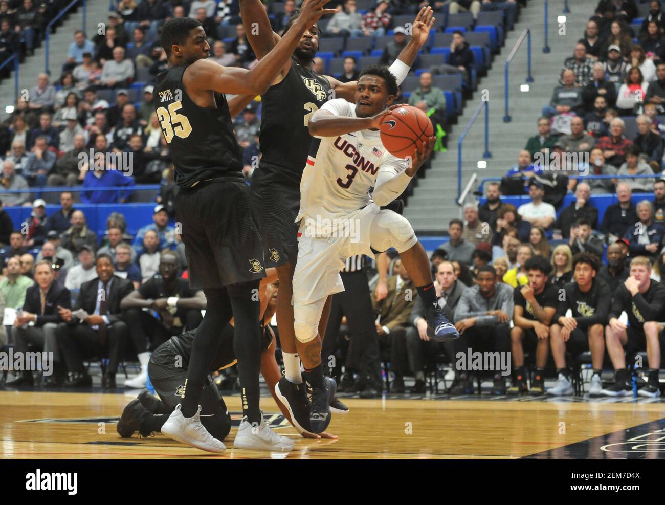 JANUARY 5, 2019: Alterique Gilbert (3) of the Uconn Huskies looks to ...