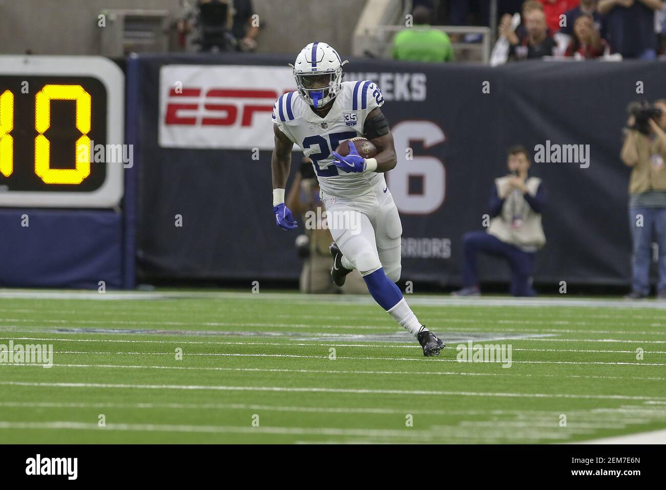 January 5, 2019: Indianapolis Colts running back Marlon Mack (25) runs ...