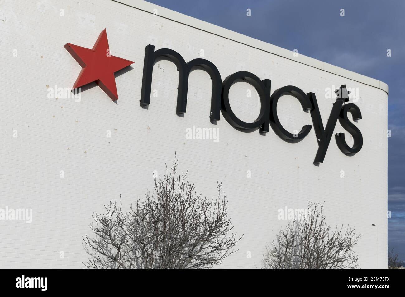 A logo sign outside of a Macy's retail store in Wilkes-Barre ...