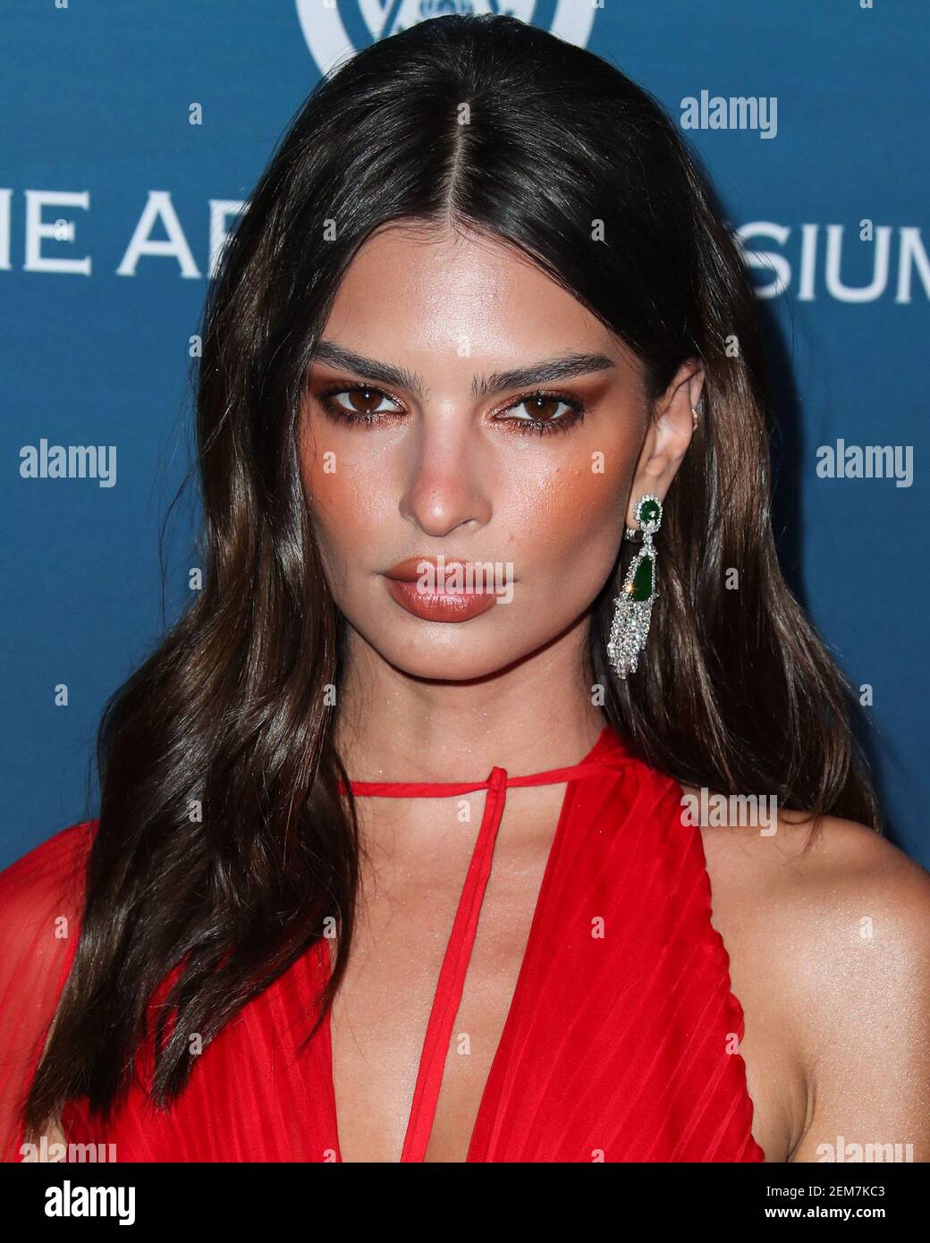 LOS ANGELES, CA, USA - JANUARY 05: Model/actress Emily Ratajkowski ...