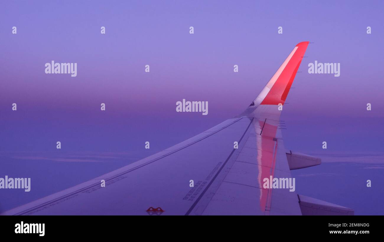 Airplane window picture sun hi-res stock photography and images - Alamy