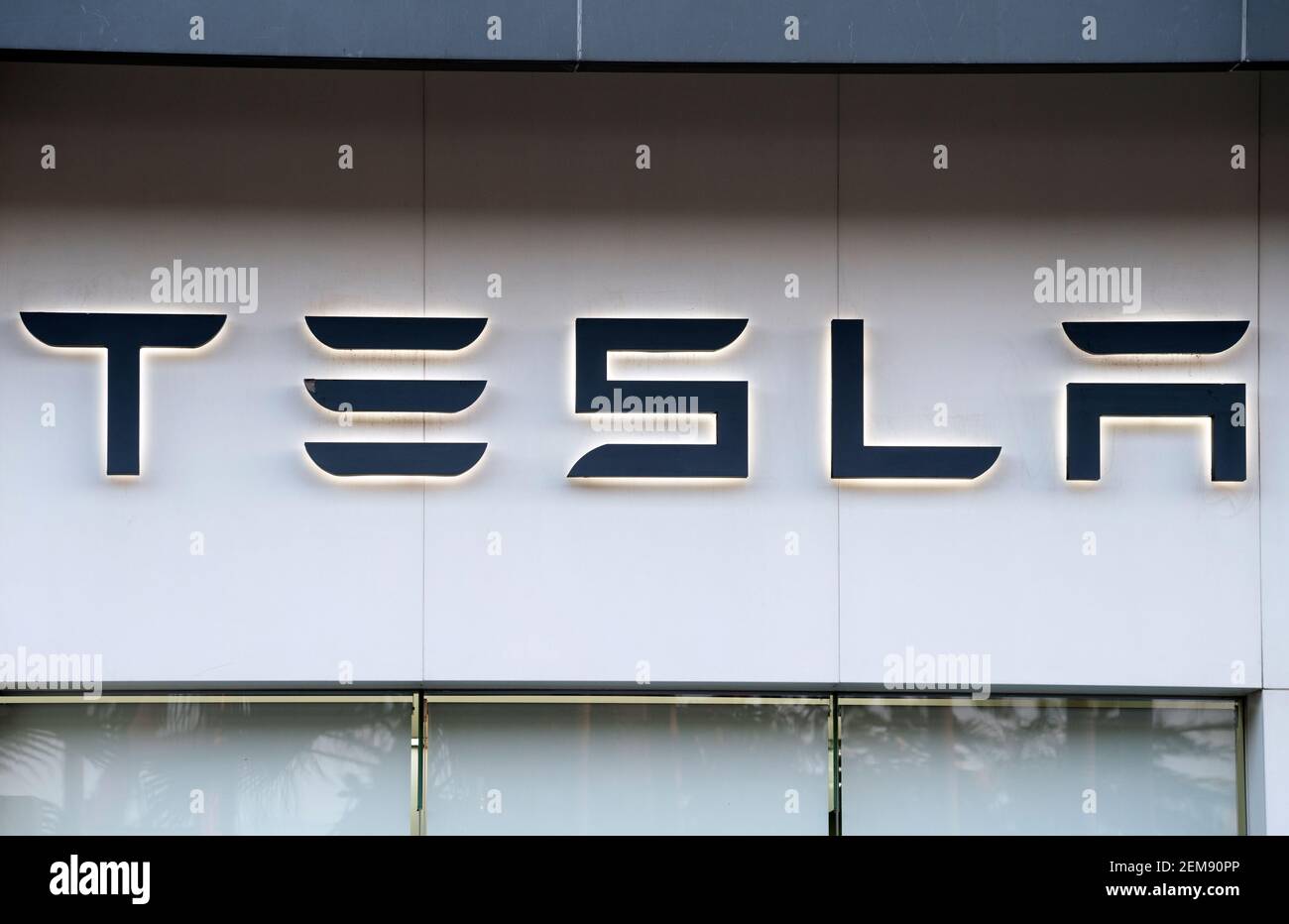Tesla Cars, Hong Kong, China Stock Photo - Alamy