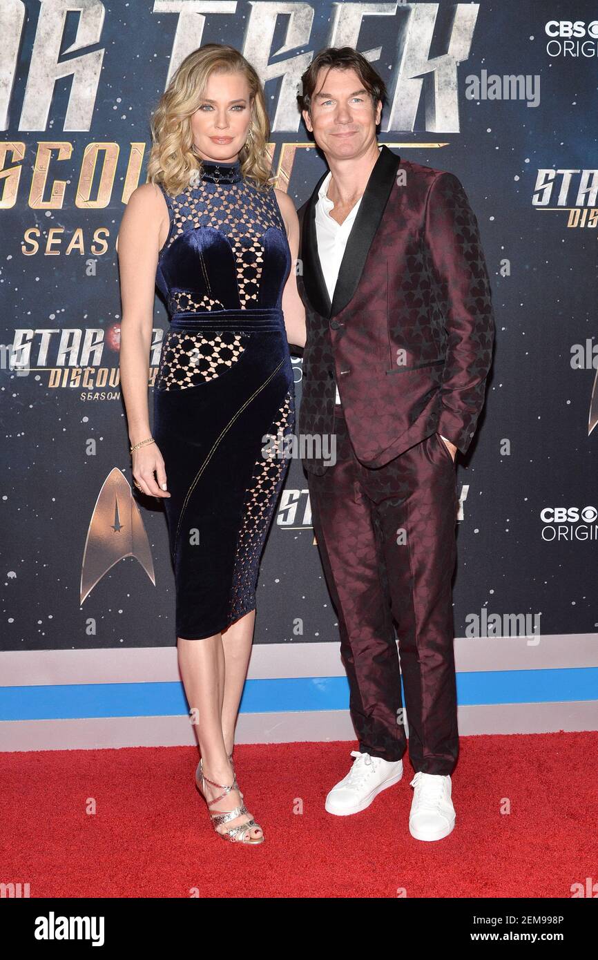 (L-R) Actress Rebecca Romijn and Jerry O'Connell attend the 'Star Trek ...