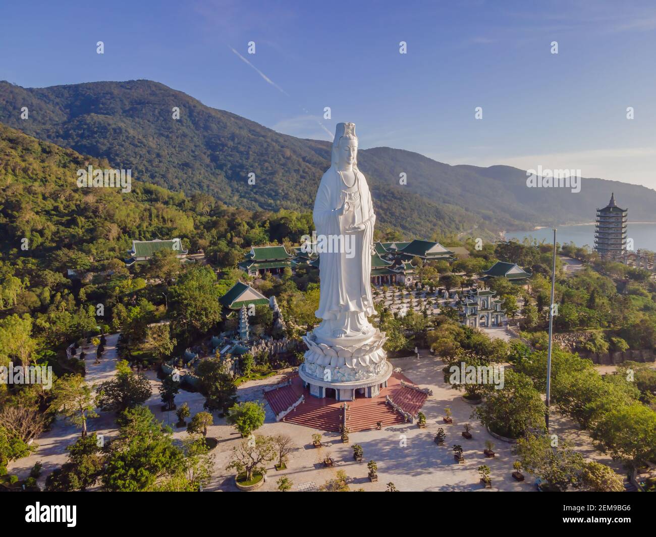 Lady buddha da nang hi-res stock photography and images - Alamy