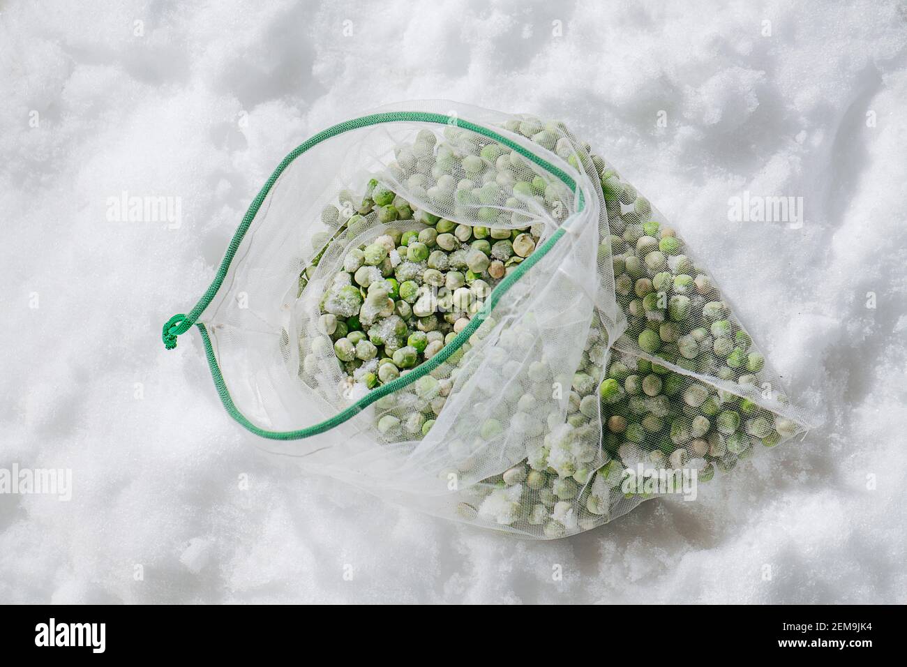 Frozen peas bag hi-res stock photography and images - Alamy