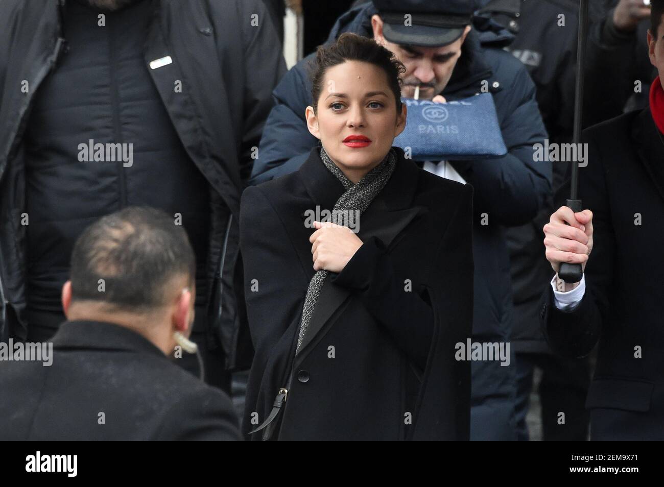 Marion Cotillard - Les celebrites arrivent au defile Chanel au Grand ...