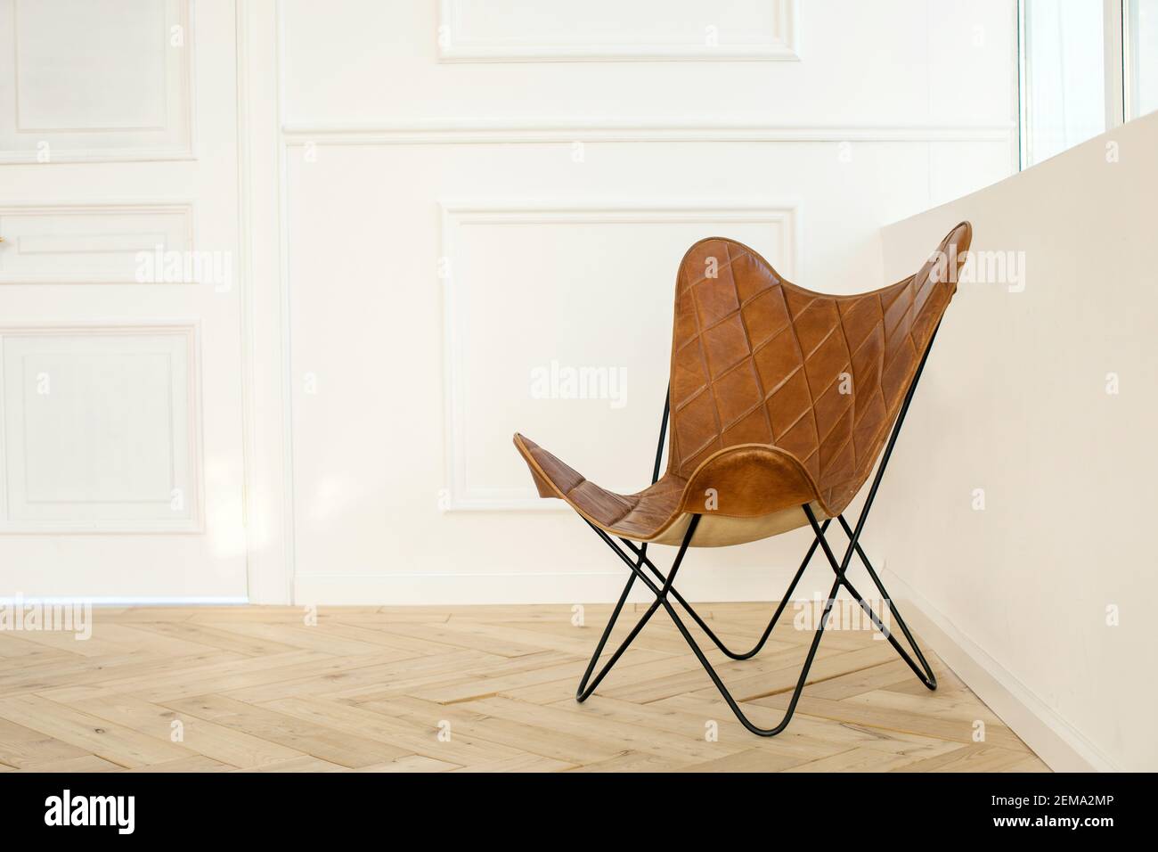 Empty room chair hi-res stock photography and images - Alamy