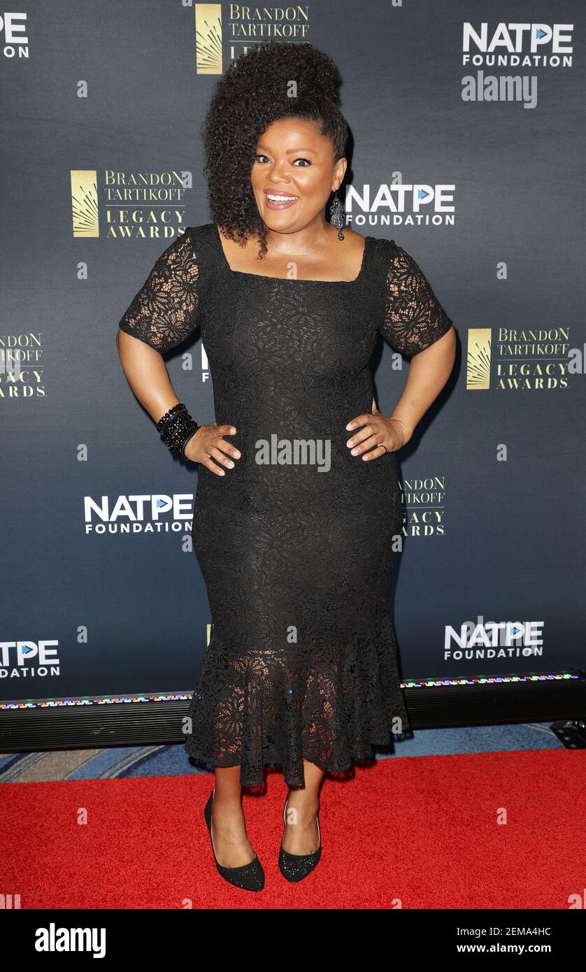 MIAMI BEACH, FL - JANUARY 23: Yvette Nicole Brown is seen at the 2019 ...