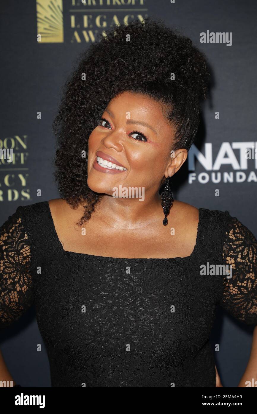 MIAMI BEACH, FL - JANUARY 23: Yvette Nicole Brown is seen at the 2019 ...