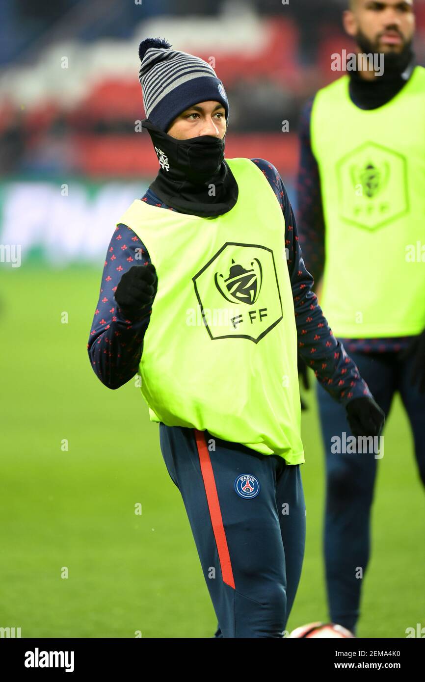 Neymar on the field at the Paris Saint Germain vs Strasbourg match at ...