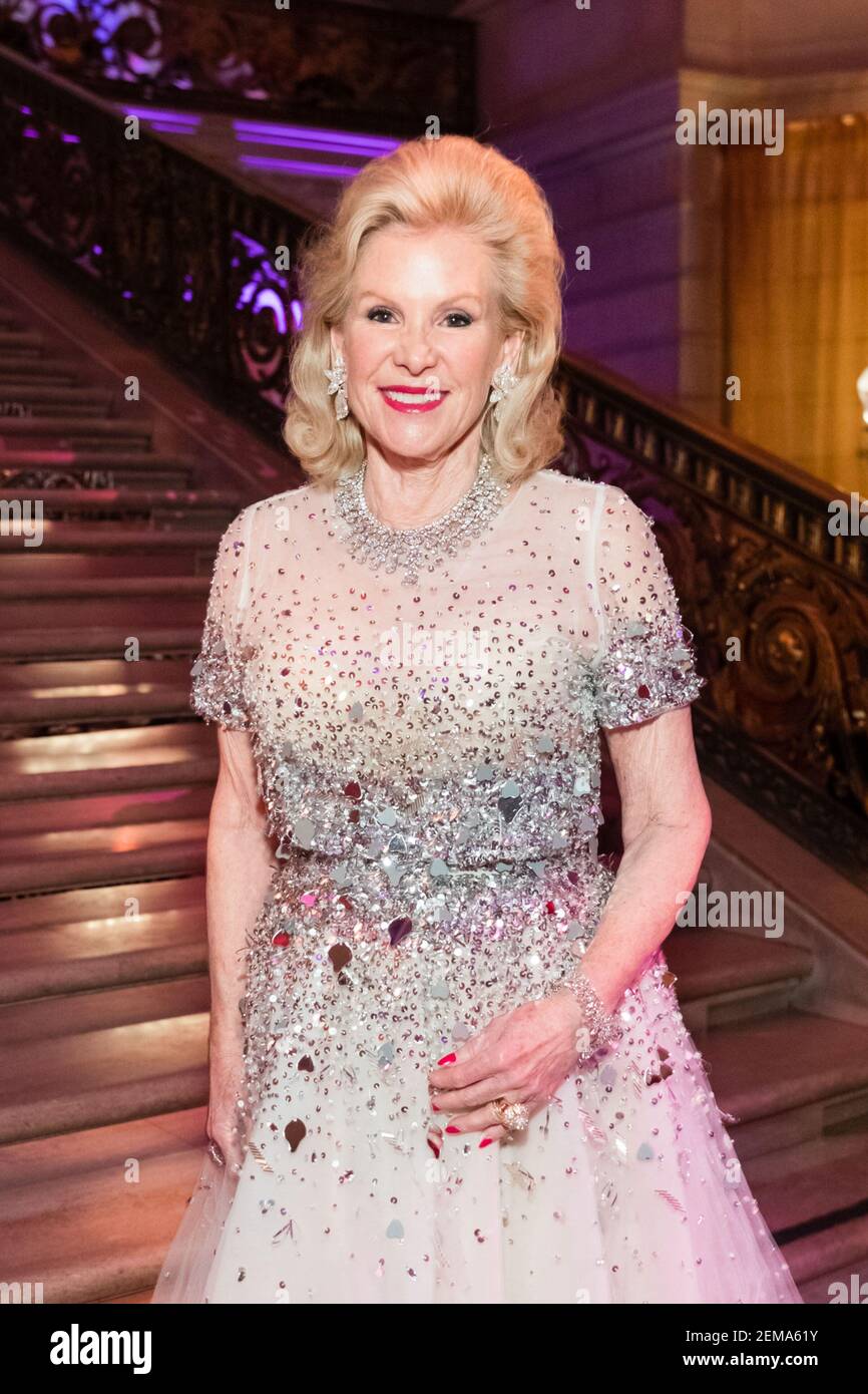 SAN FRANCISCO, CA - January 23 - Dede Wilsey attends SF Ballet Gala ...