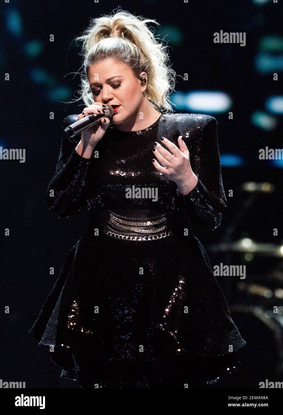 OAKLAND, CA - JANUARY 24: Kelly Clarkson performs during the opening ...