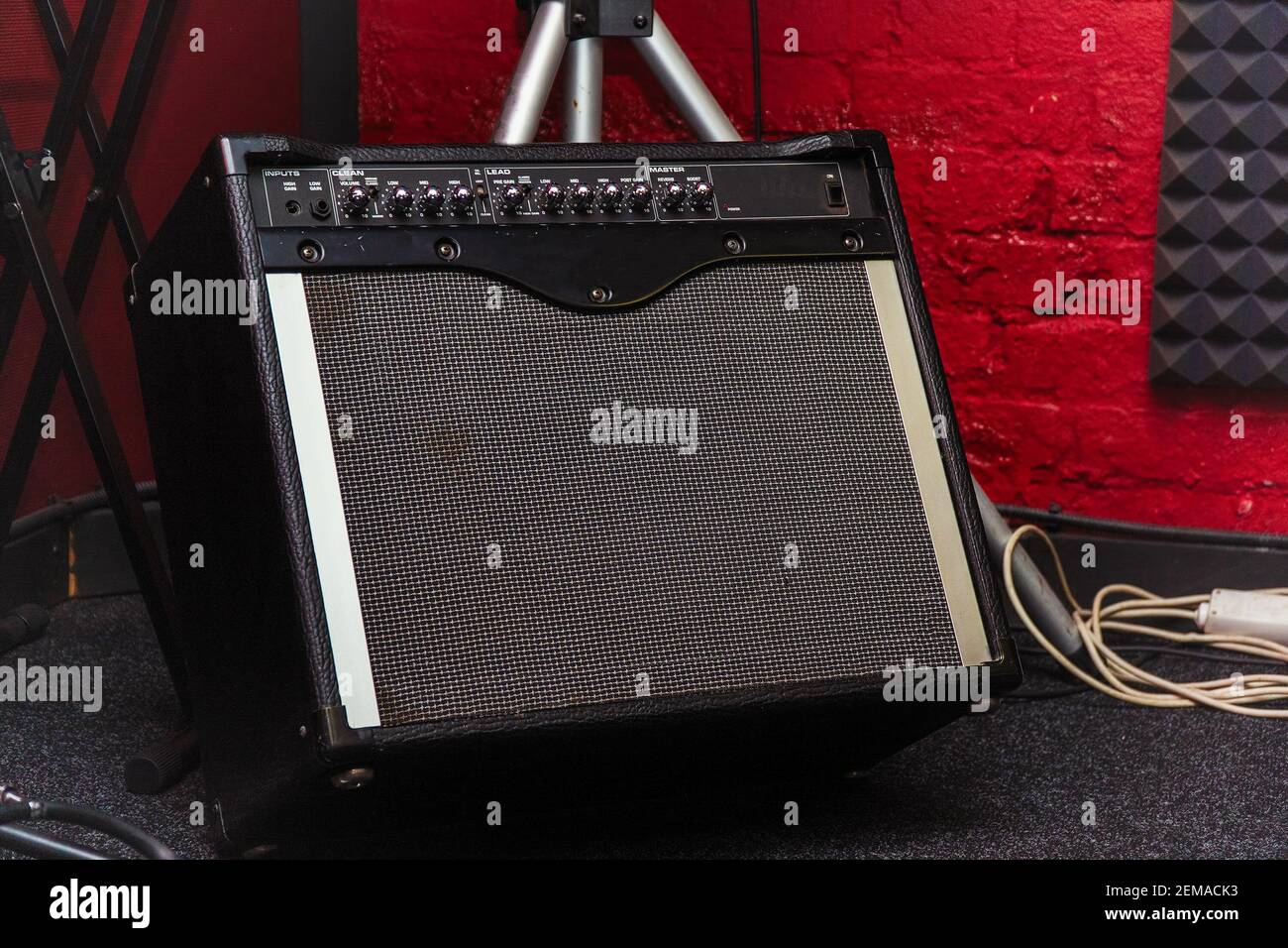 Black guitar combo amplifier. Guitar combo Stock Photo - Alamy